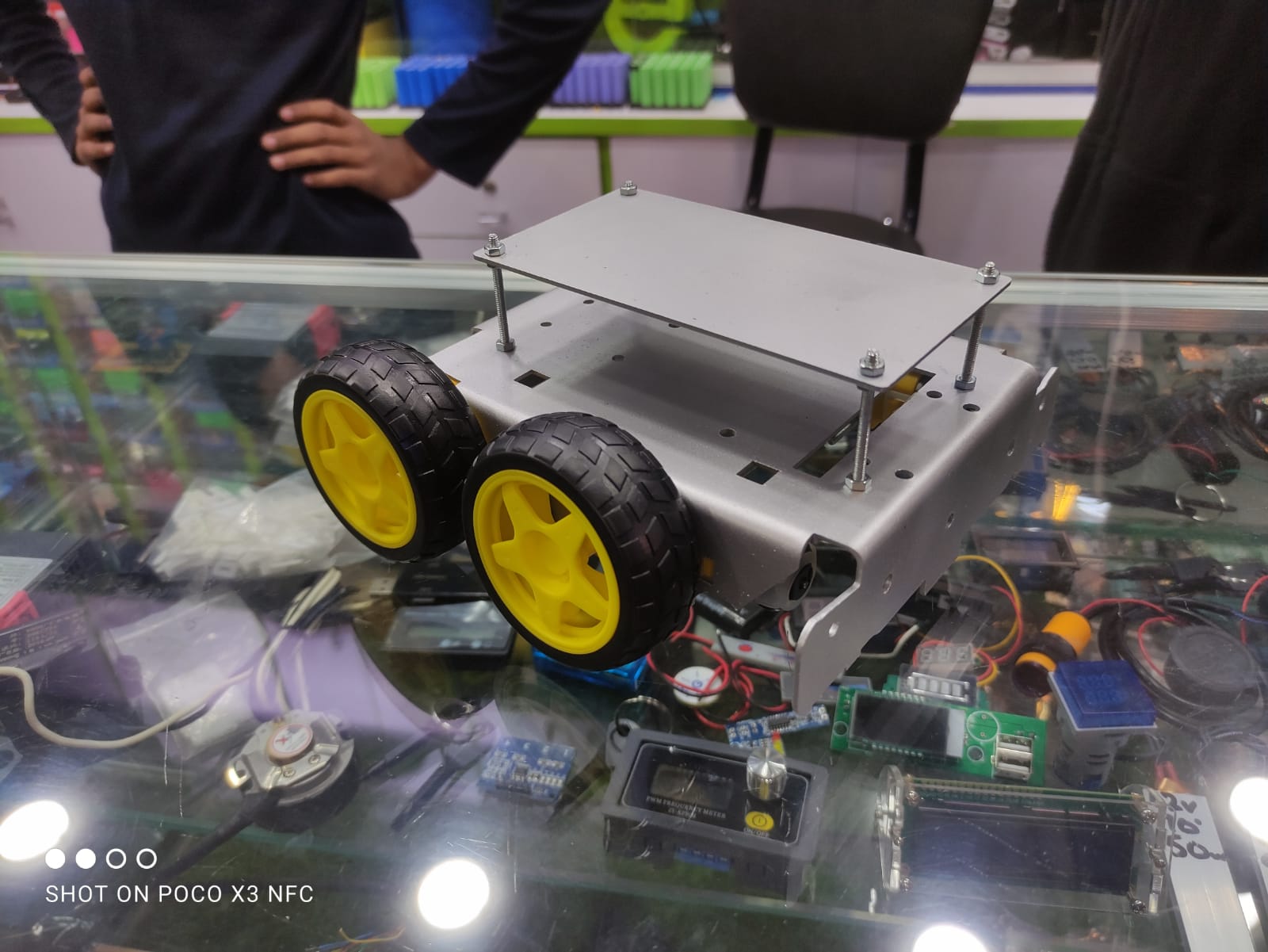 4 Wheel DIY Arduino Car Chassis Only – Archon Mart Router UPS Powerbanks